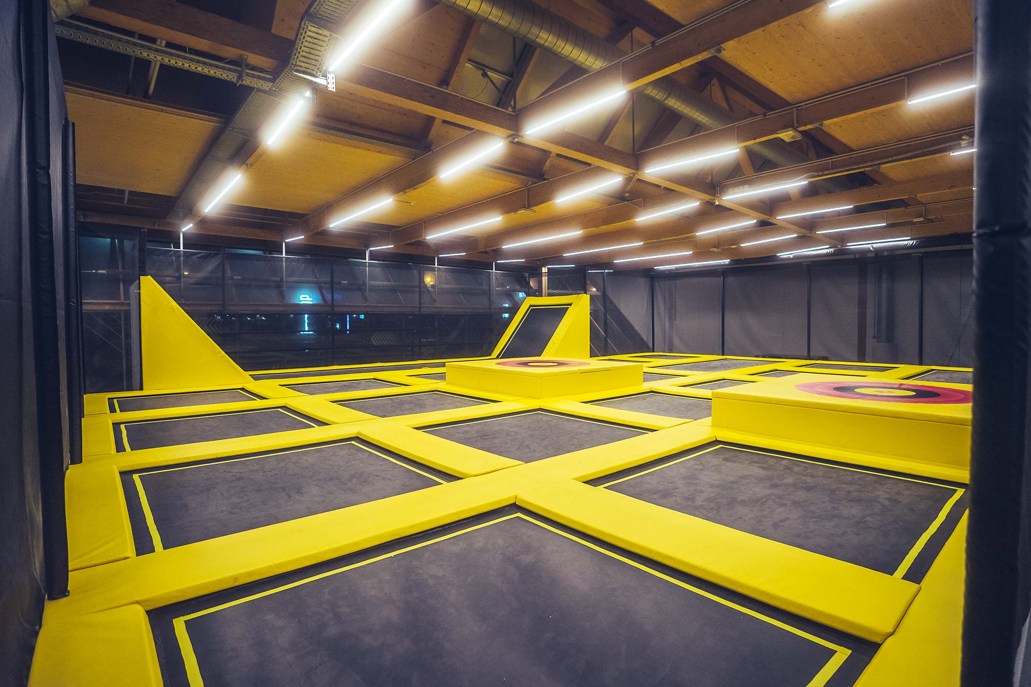 Kudy z nudy - Hop Arena - největší trampolínové centrum v České republice