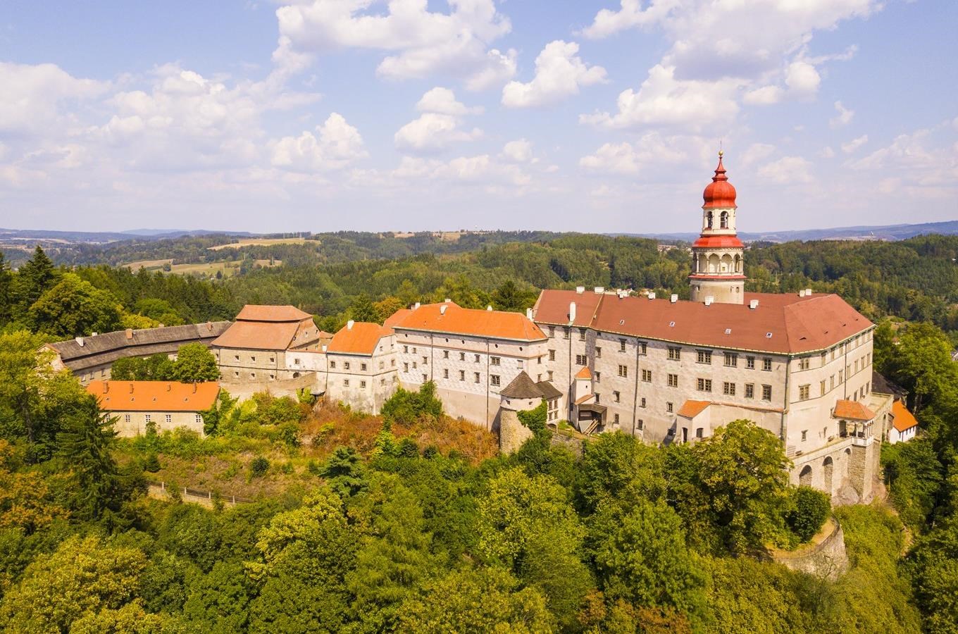 Kudy z nudy - Zámek Náchod - perla na hranici mezi Českou republikou a ...