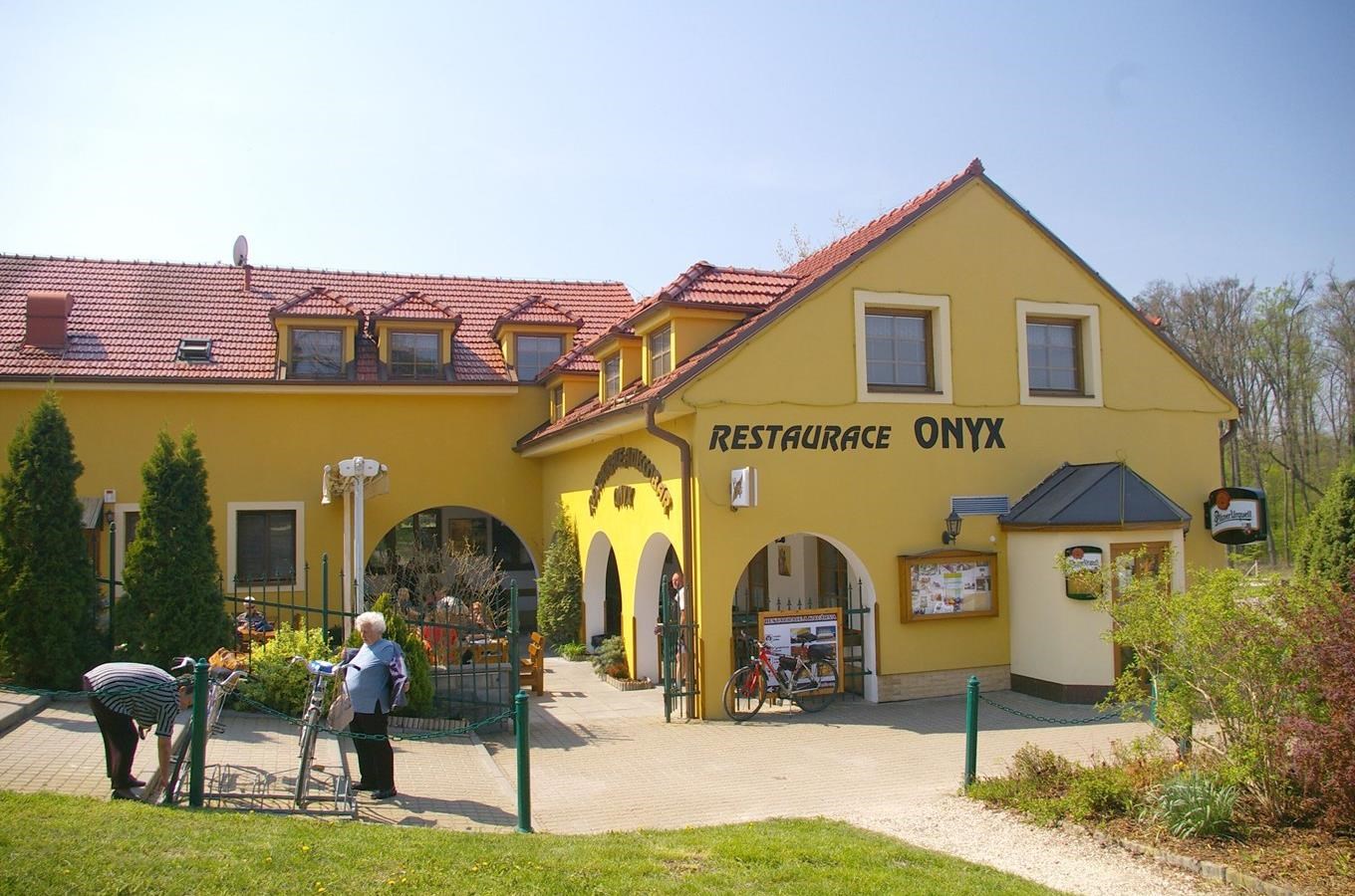 Kudy z nudy - Restaurace Onyx v Lednici