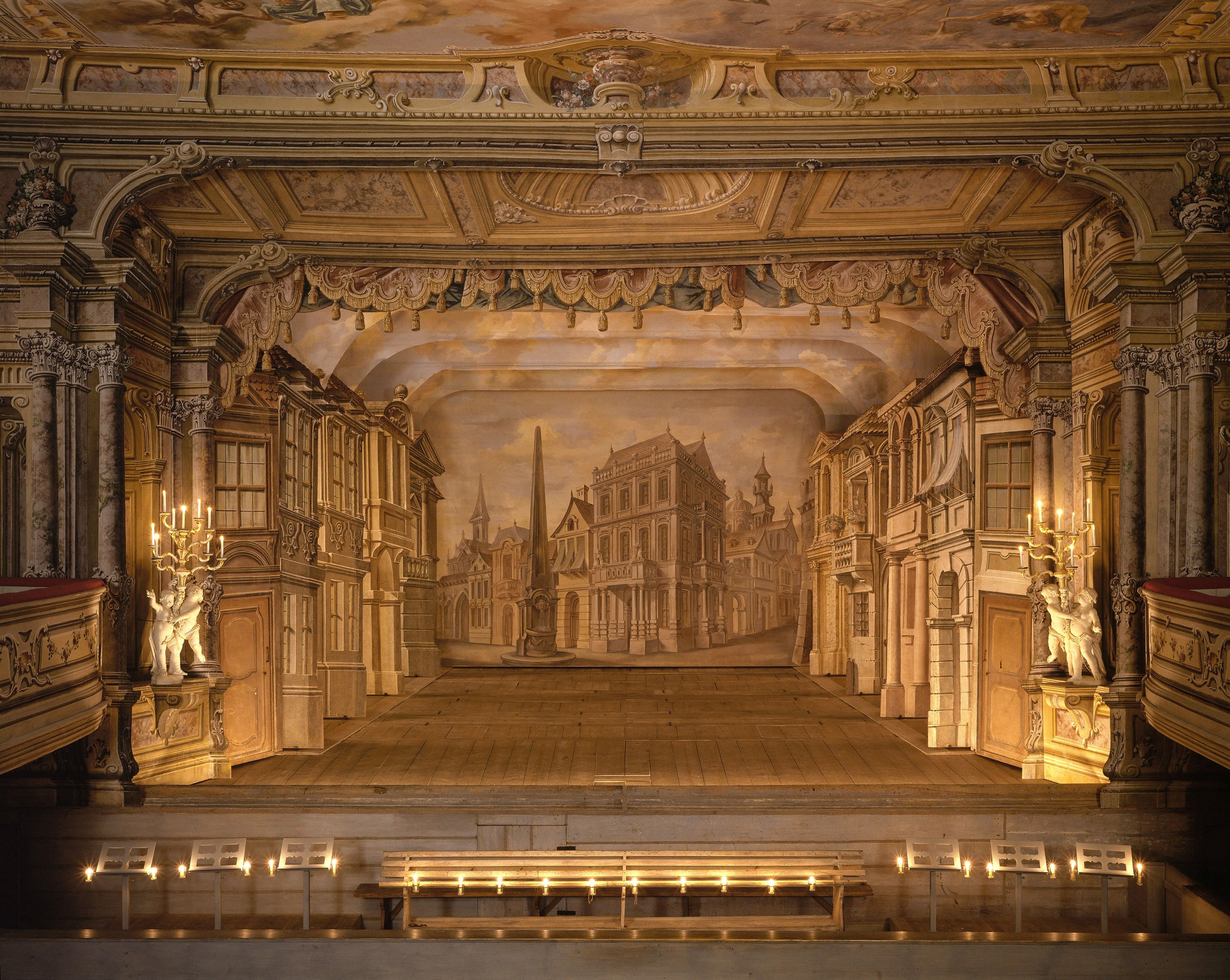 Kudy z nudy - Zámecké barokní divadlo v Českém Krumlově - nejstarší ...