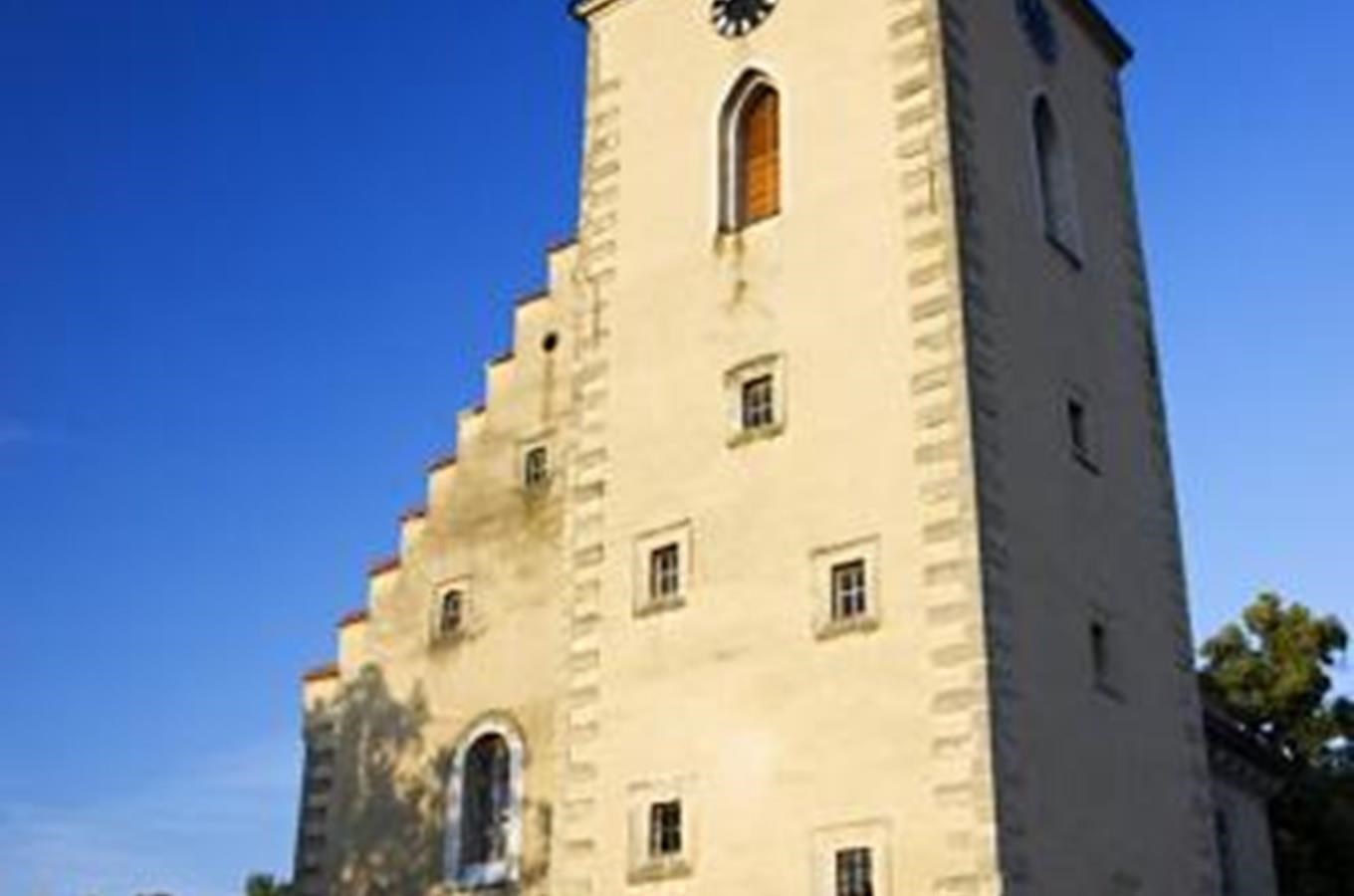 Kudy z nudy - Kostel sv. Bartoloměje v Bakově nad Jizerou