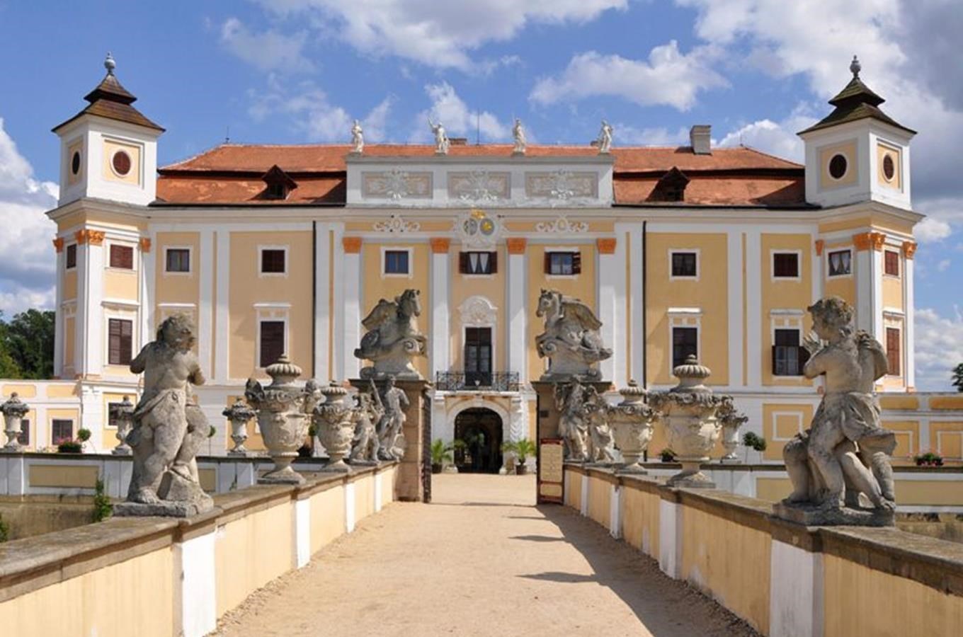 Kudy z nudy - Zámek Milotice - perla jihovýchodní Moravy