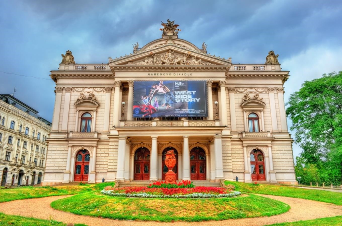 Kudy z nudy - Mahenovo divadlo - první divadlo s elektrickým osvětlením ...