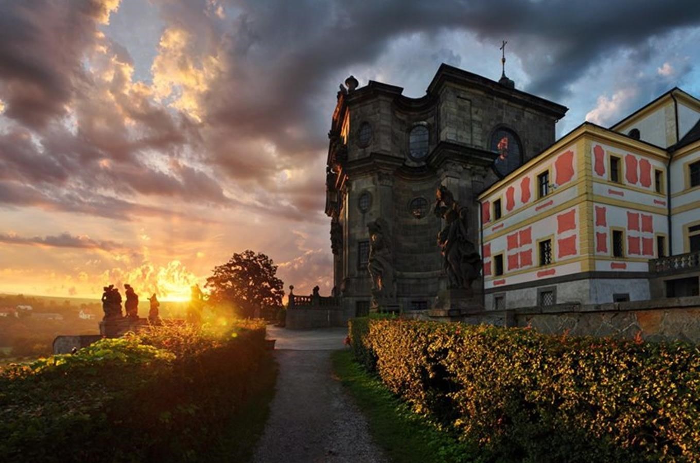 Kudy z nudy - Hospitál nebo zámek? Hradozámecká noc na Kuksu