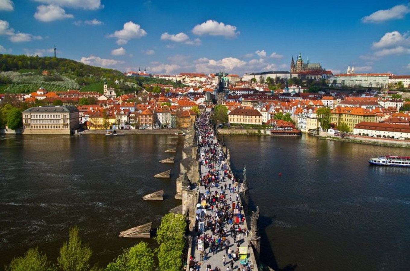 Kudy z nudy - Karlův most – nejstarší most přes Vltavu
