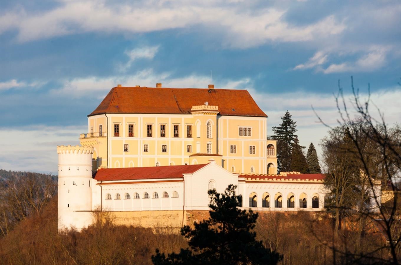 Kudy z nudy - Zámek Letovice - romantika i neobvyklé zážitky