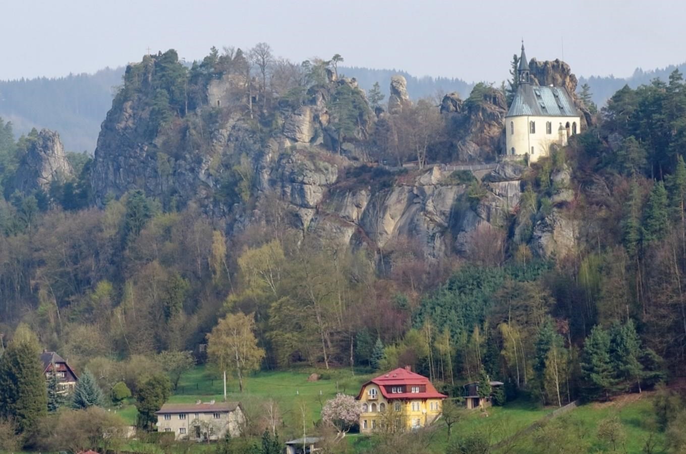 Kudy z nudy - Hrad Vranov - Pantheon