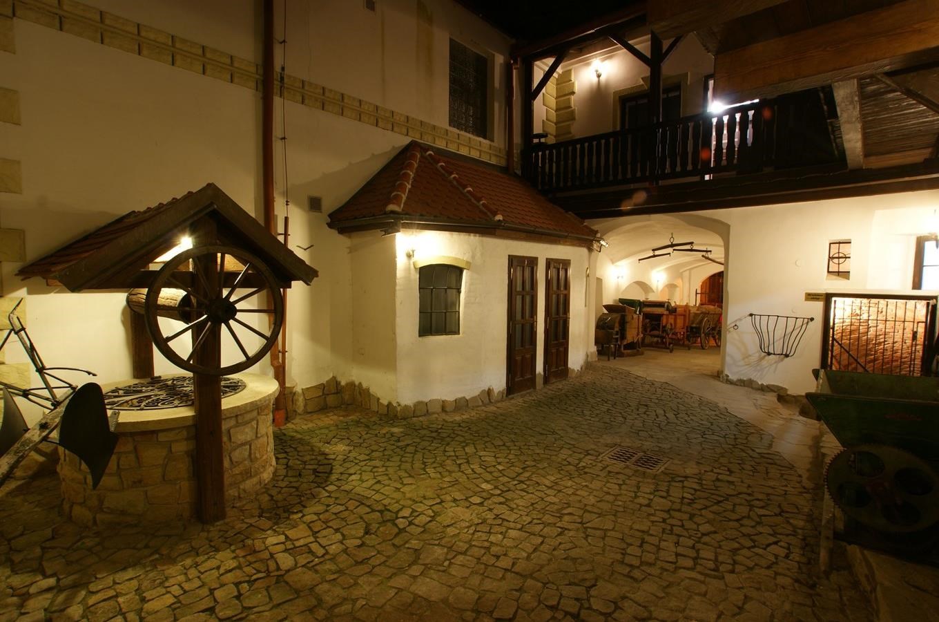 Kudy z nudy - Hotel Rustikal v Hustopečích