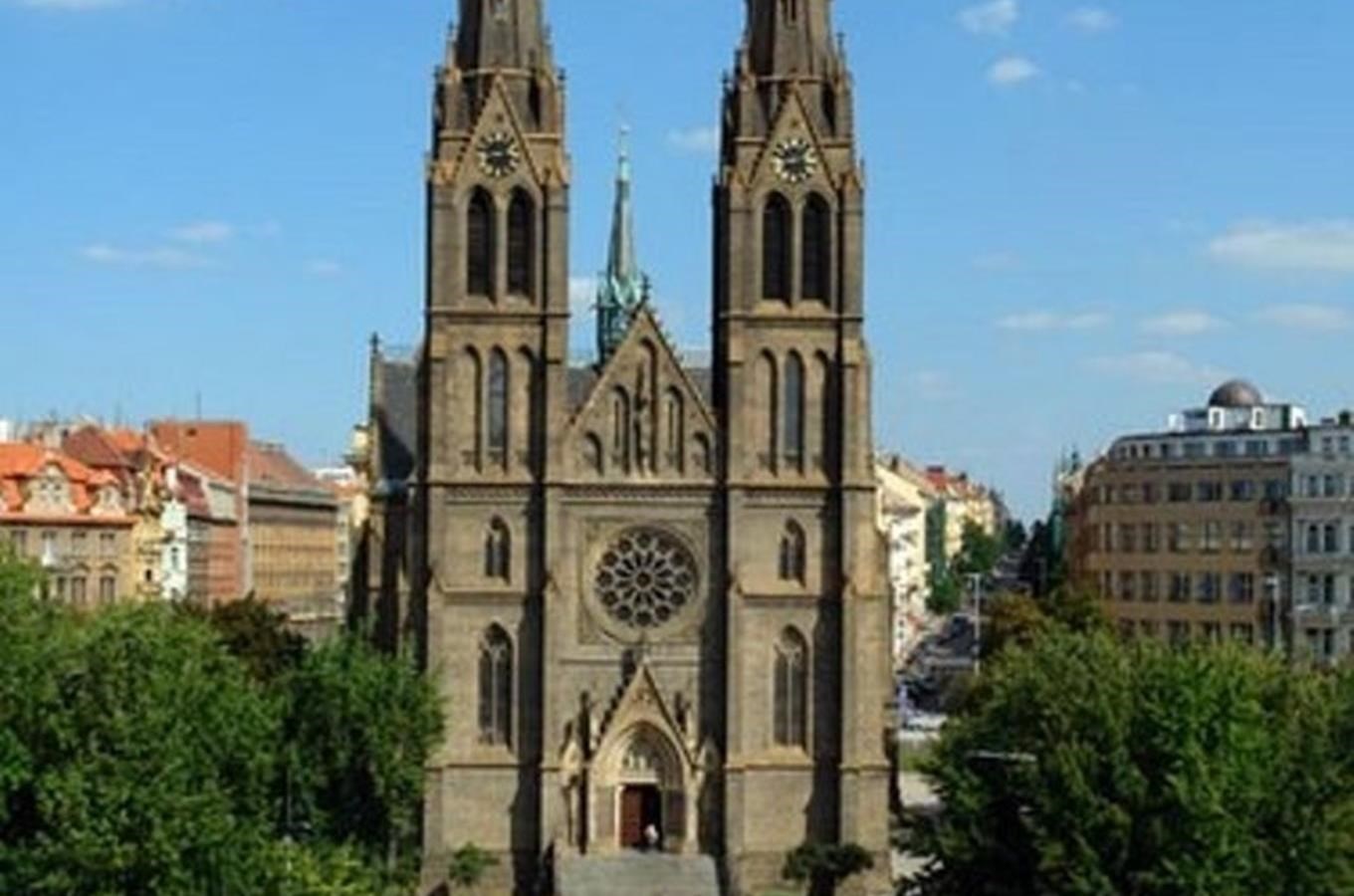 Kudy z nudy - Kostel sv. Ludmily na náměstí Míru v Praze - novogotická ...