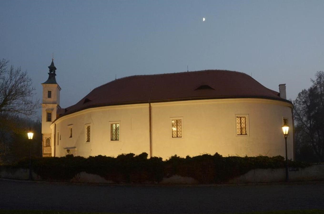 Kudy z nudy - Zámek Roztoky - Středočeské muzeum v Roztokách u Prahy