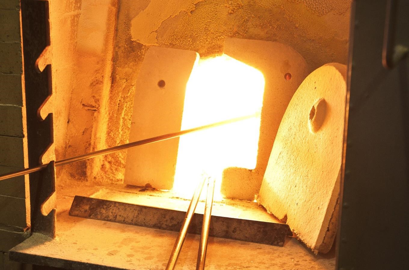 Kudy z nudy - Ajeto Glass Lindava - poznejte práci sklářů opravdu zblízka