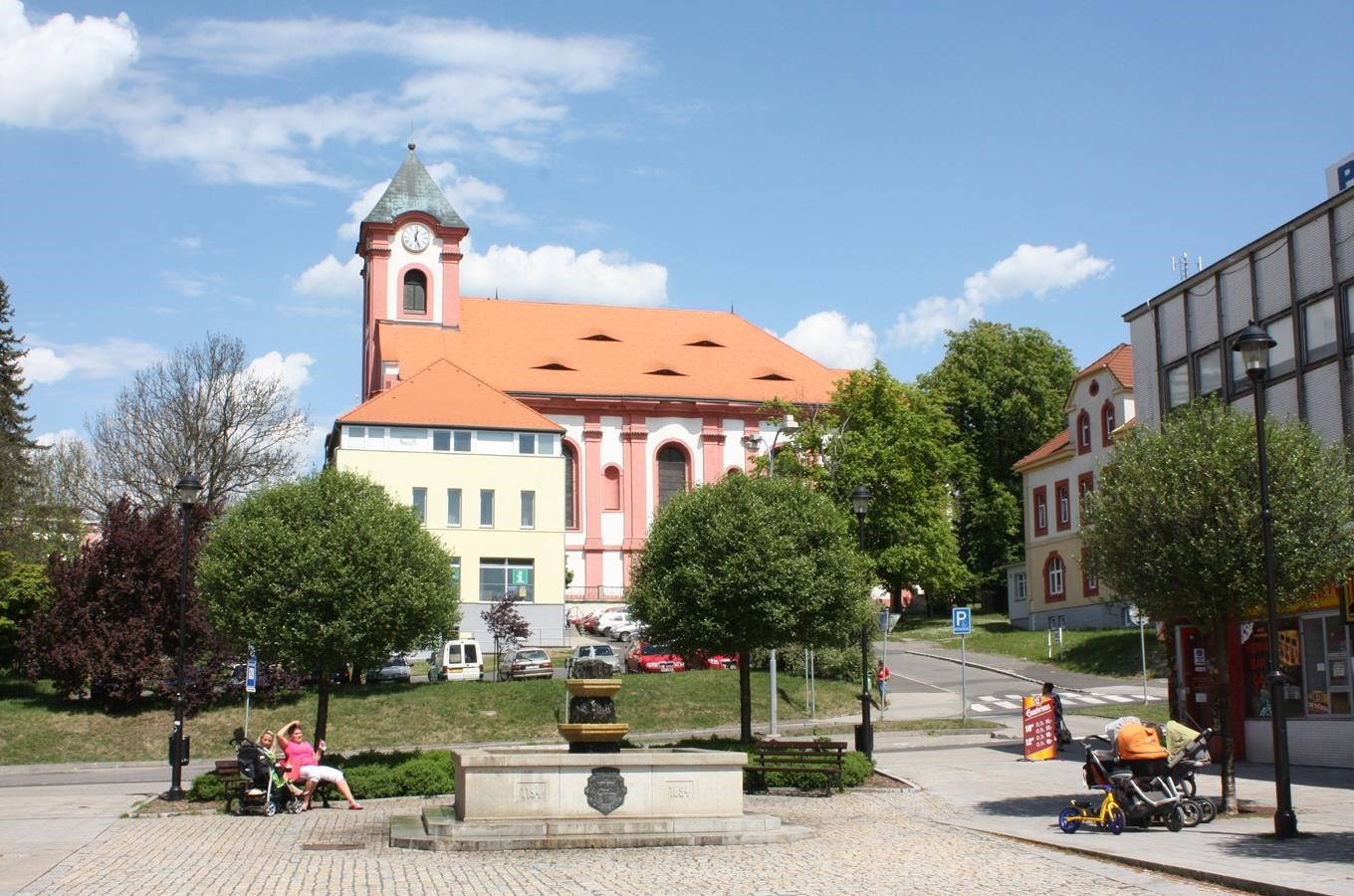Kudy z nudy - Kostel svatého Vavřince v Chodově