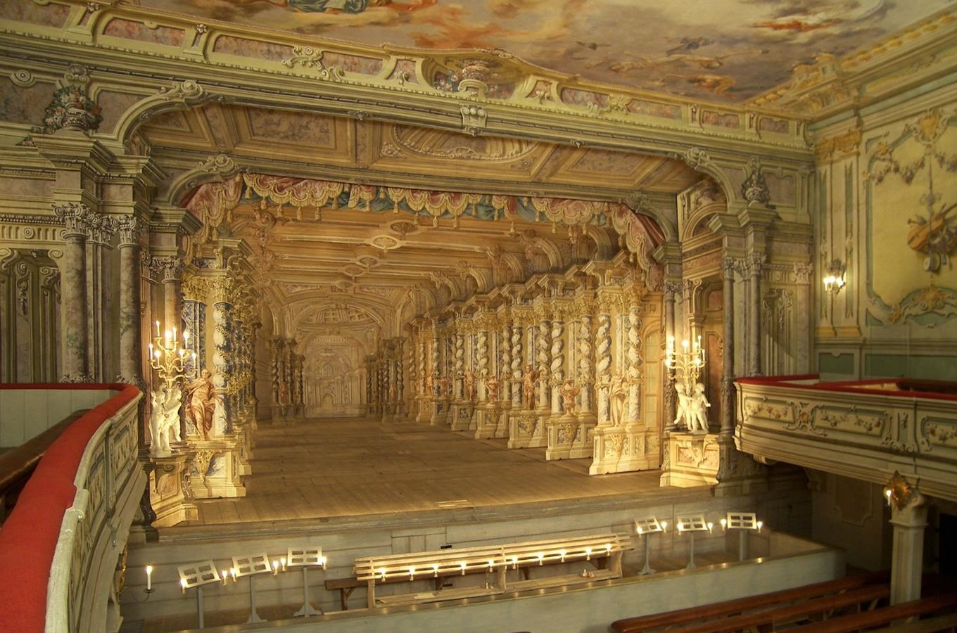 Kudy z nudy - Zámecké barokní divadlo v Českém Krumlově - nejstarší ...