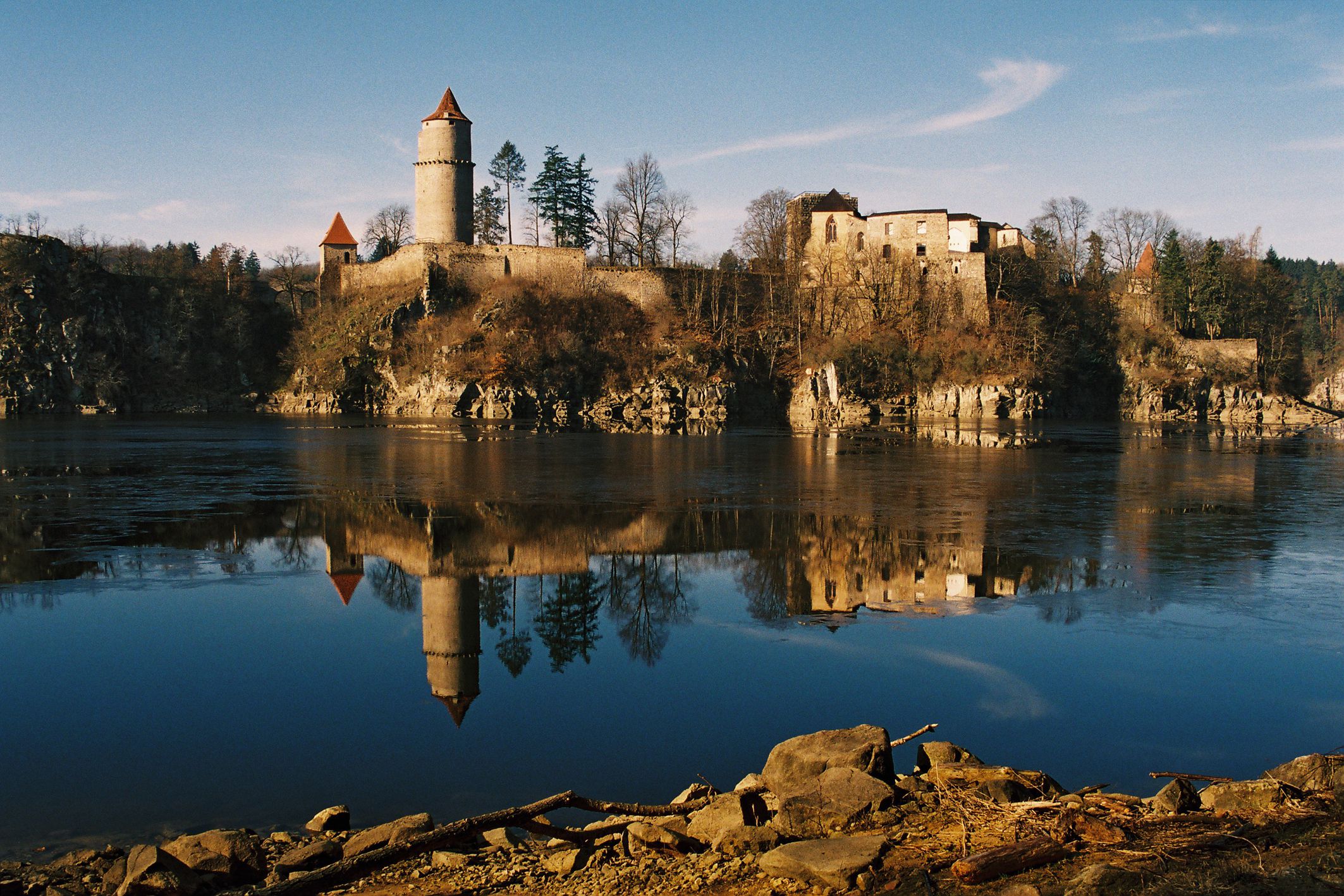 Kudy z nudy - Hrad Zvíkov – okouzlující výhled na Vltavu a Otavu