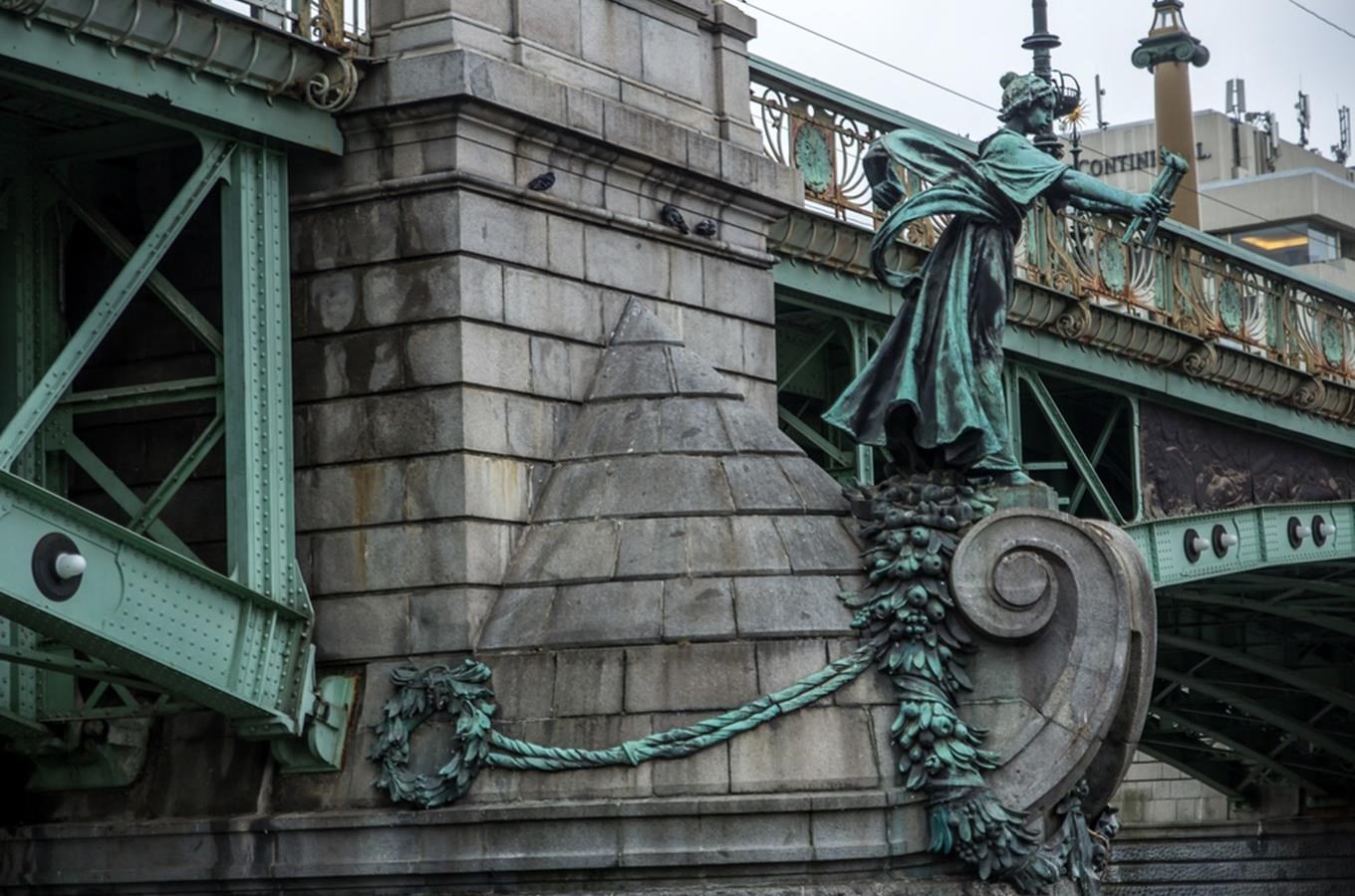 Kudy z nudy - Čechův most - jedinečná mostní secese v Praze