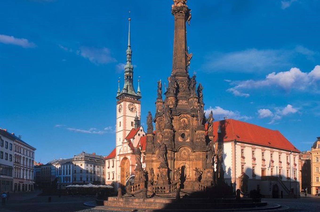 Kudy z nudy - Monumentální barokní sloup Nejsvětější Trojice v Olomouci